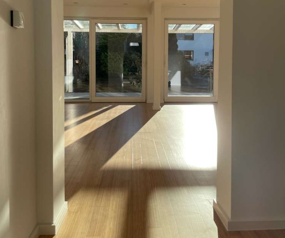 Unmöblierte 7-Zimmer-Luxus-DHH auf Zeit in 82152 Planegg-Martinsried